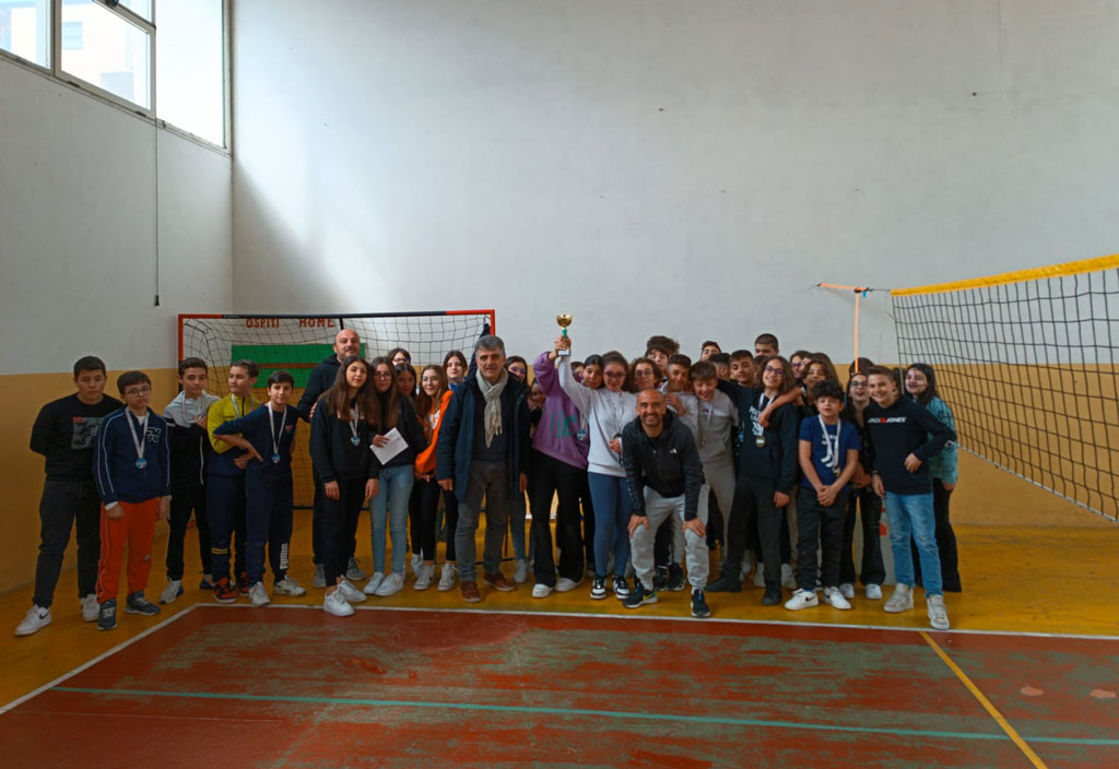 Lamezia, finale torneo “La pallavolo va a scuola” all’istituto Ardito ... Lamezia, finale torneo “La pallavolo va a scuola” all’istituto Ardito ...