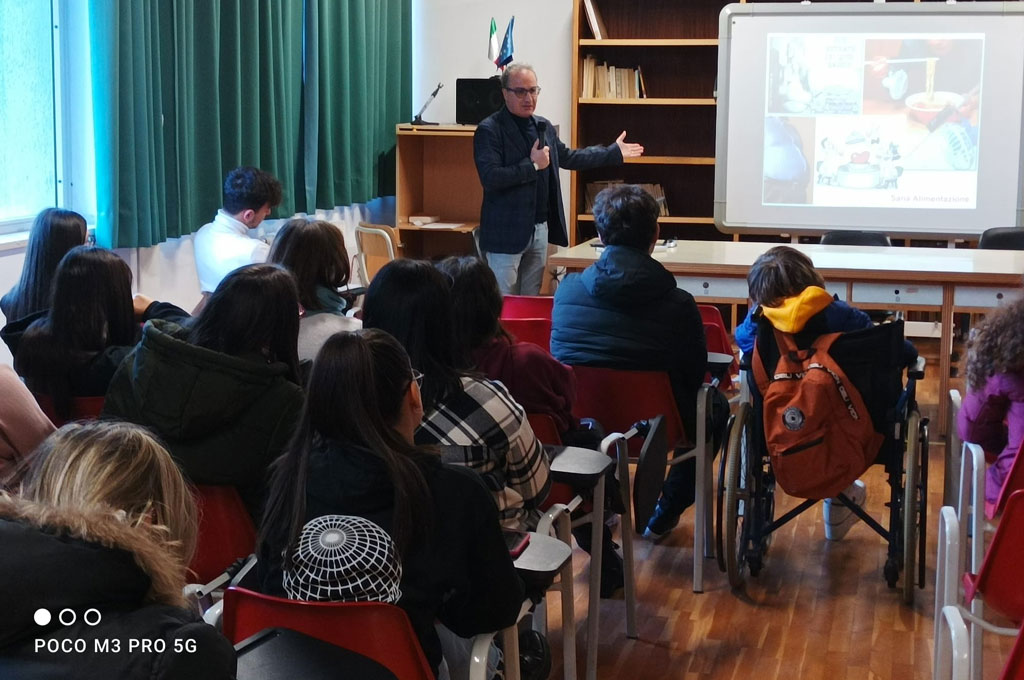 Lamezia, le ‘Ragioni del Cuore’ nella lezione del professore Ceravolo ...
