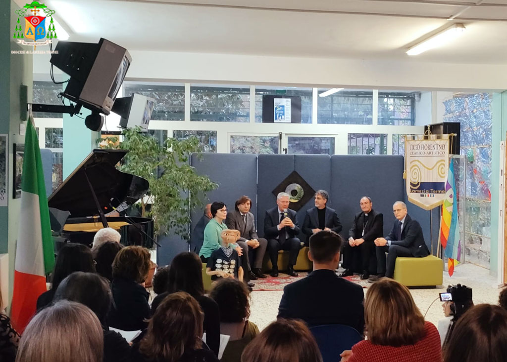 Lamezia, Vescovo Parisi alla 'Notte dei Licei' al Fiorentino: “Vi ...