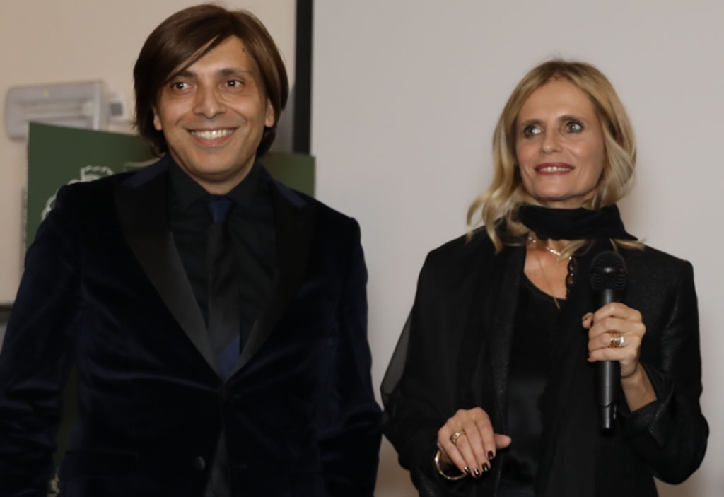 Lo stilista Anton Giulio Grande ha premiato l’attrice Isabella Ferrari ...