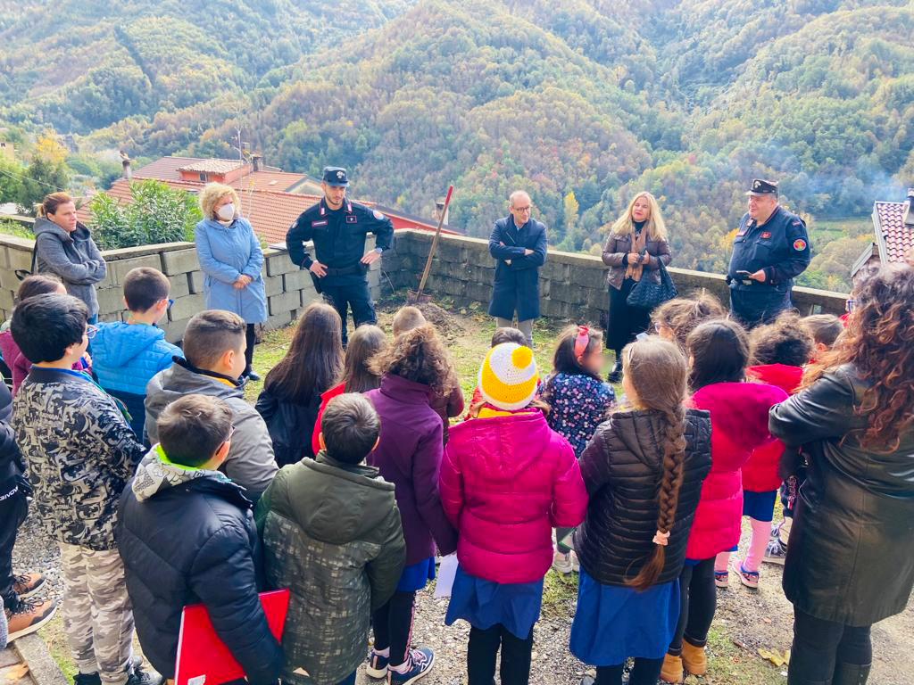 Festa dell'albero 2022: a Conflenti protagonisti gli alunni dei plessi ...