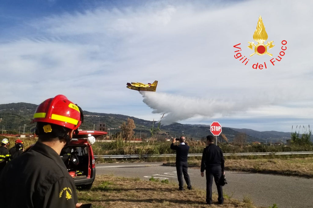 Lamezia, concluso anno formativo 2023 Direttori operazioni di spegnimento per 40 Vigili del ...