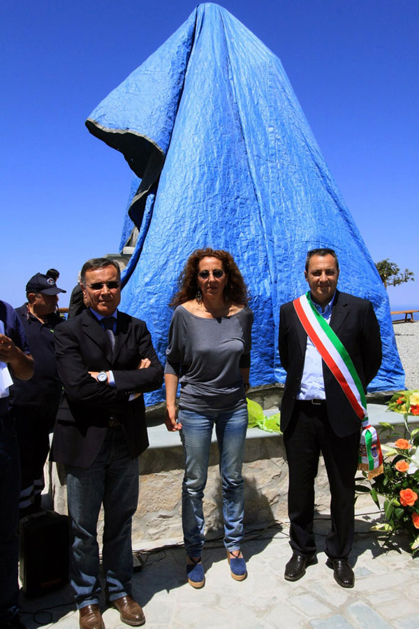 Falerna: Inaugurato il monumento ai caduti sul lavoro - il Lametino.it
