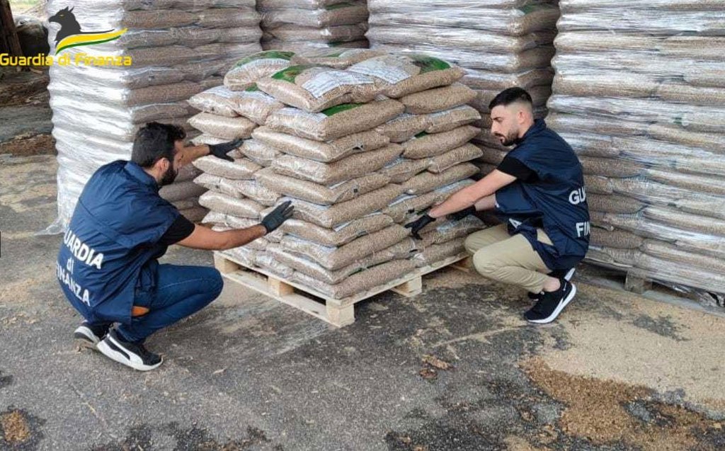 Sequestrate oltre 75 tonnellate di pellet contraffatto da Guardia di ... Sequestrate oltre 75 tonnellate di pellet contraffatto da Guardia di ...