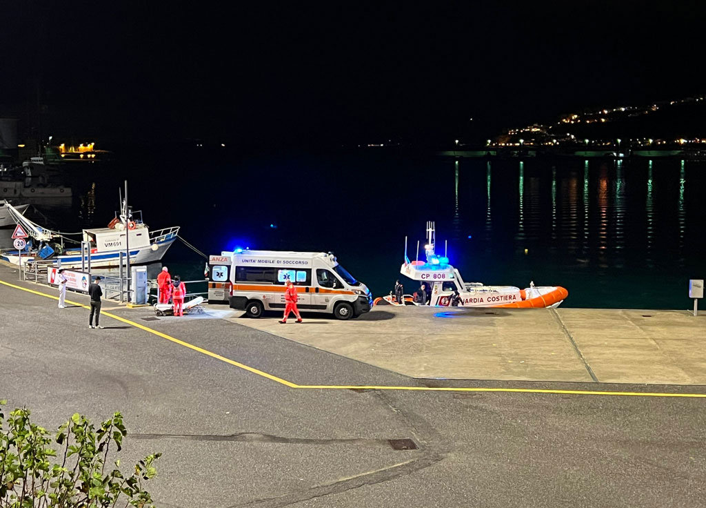 Si sente male su nave da crociera, interviene guardia costiera Vibo ... Si sente male su nave da crociera, interviene guardia costiera Vibo ...