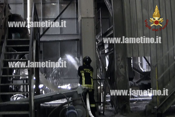 Calabria: Incendio allo stabilimento Calme a Marcellinara - il Lametino.it