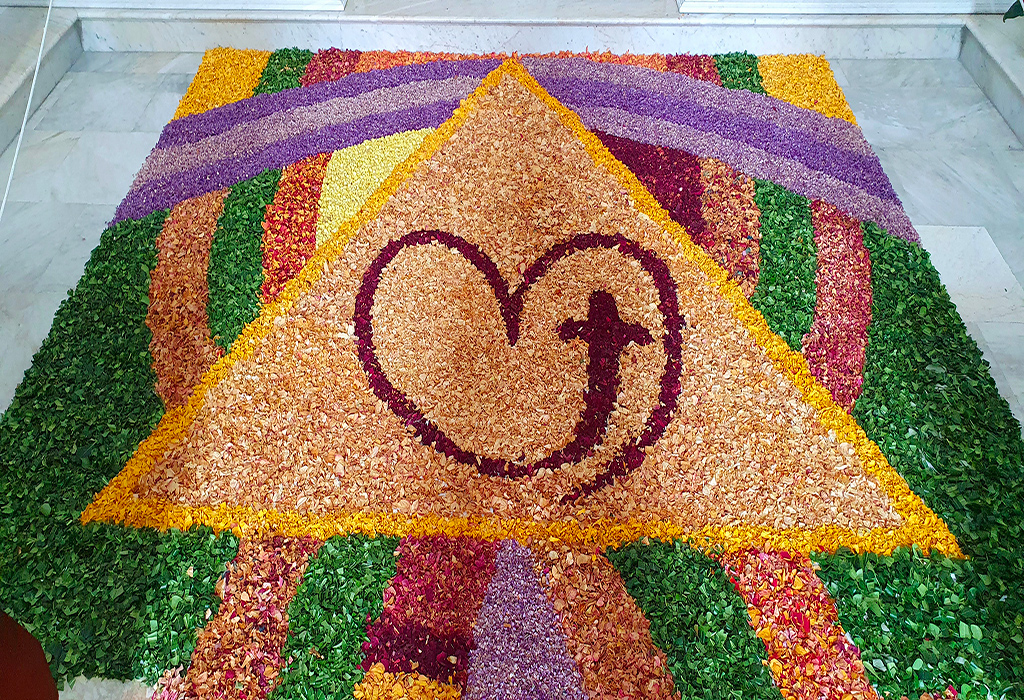 Lamezia, ritorna la tradizionale infiorata nella parrocchia di Bella in ...