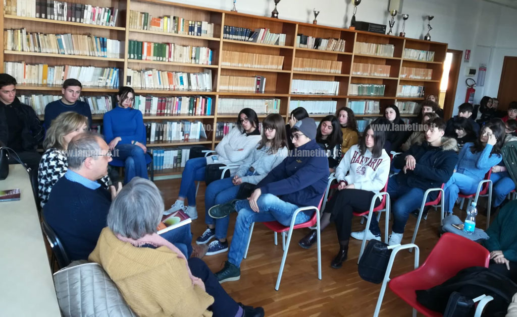 Lamezia, 'L'altro giorno ho fatto quarant'anni': Lucio Luca racconta ...