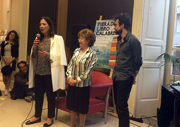 Lamezia, alla Fiera del libro Calabrese “La poesia che unisce più ...
