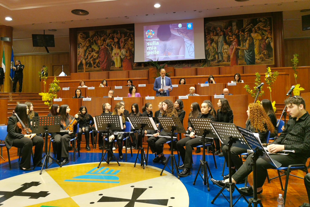 Sulla mia Pelle', presentata la campagna della regione Calabria per il ...