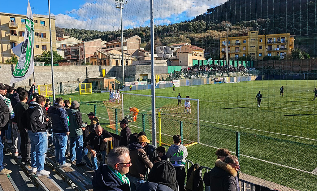 Eccellenza, la Vigor Lamezia travolge la Palmese: 4-0 al “Lopresti ... Eccellenza, la Vigor Lamezia travolge la Palmese: 4-0 al “Lopresti ...