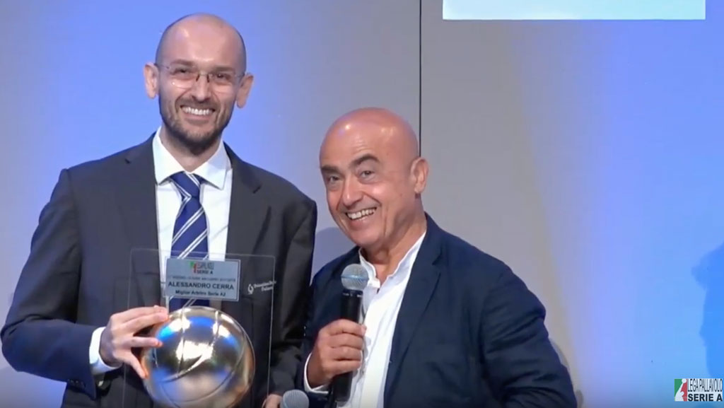 Il lametino Cerra premiato a Bologna come miglior arbitro di volley A2 ...